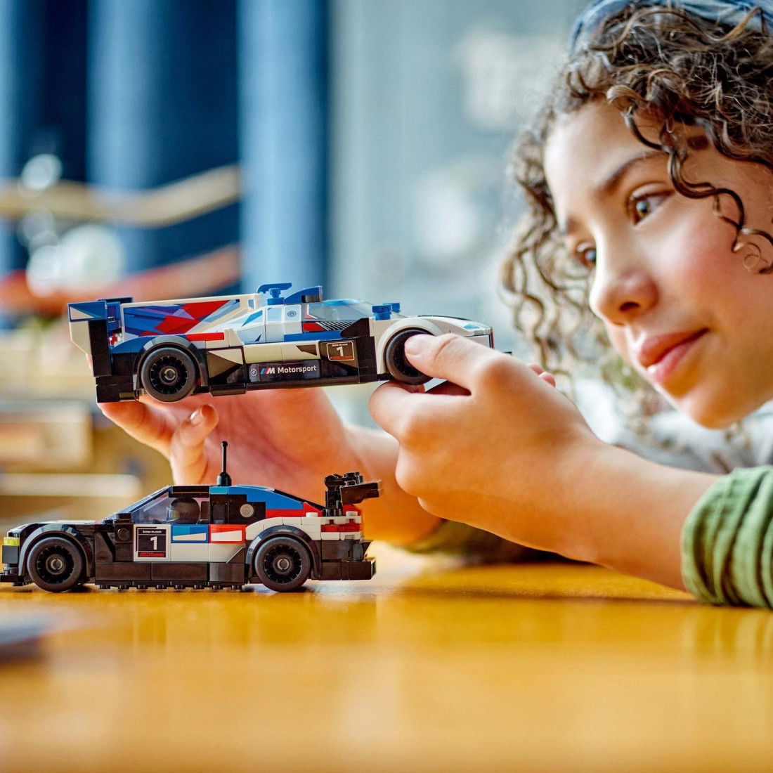 Geschwindigkeitsmeister – BMW M4 GT3 und BMW M Hybrid V8 Rennwagen 76922